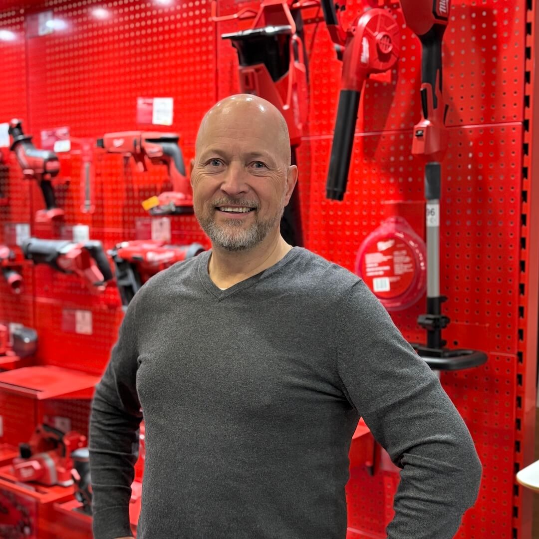 PLATSCHEF UTSEDD FÖR KNIVSTA | AB Karl Hedin Bygghandel